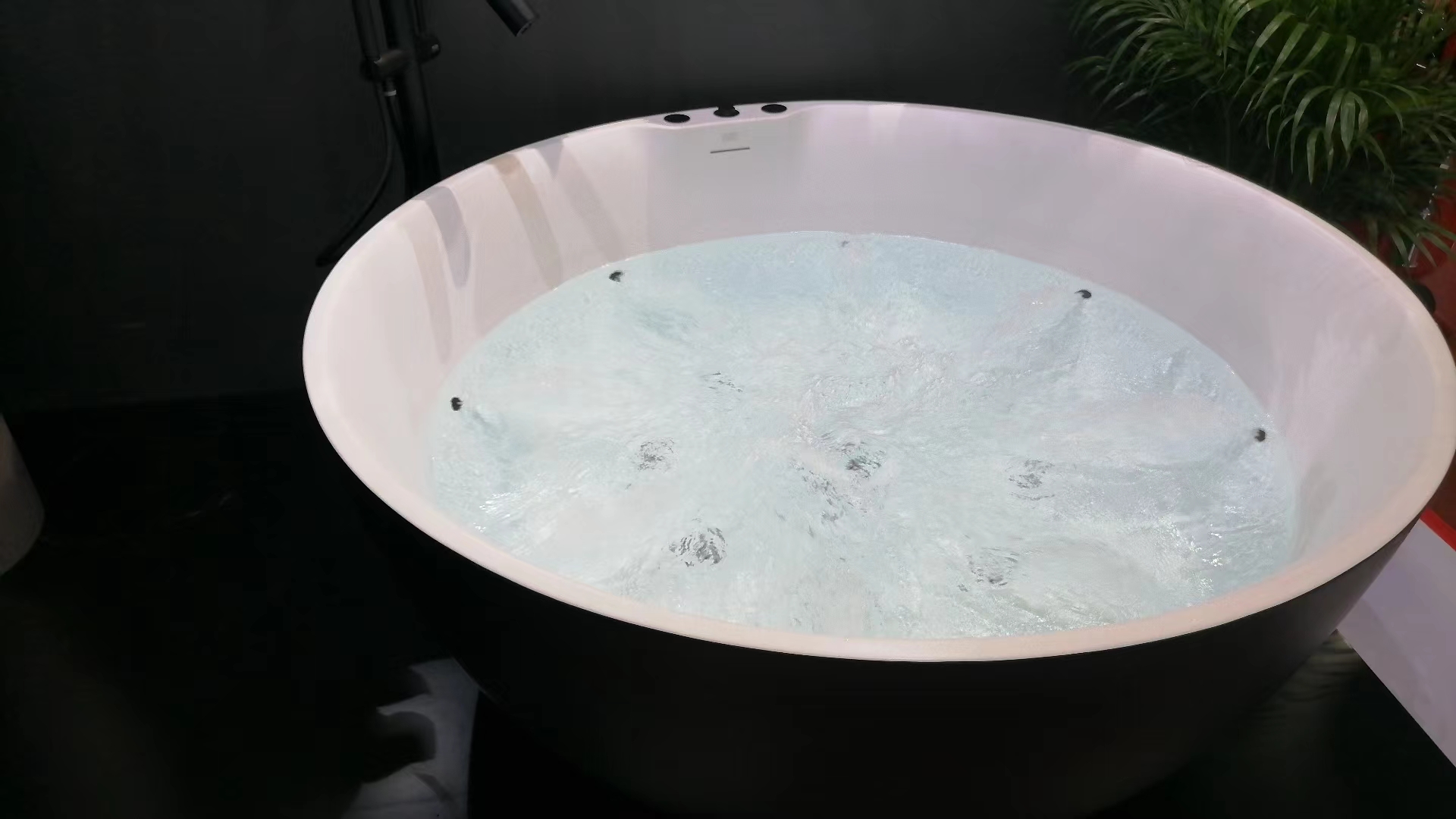 News - Popular Acrylic Round Freestanding Jacuzzi Bathtub